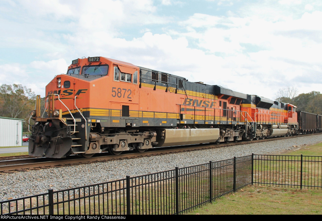 BNSF 5872